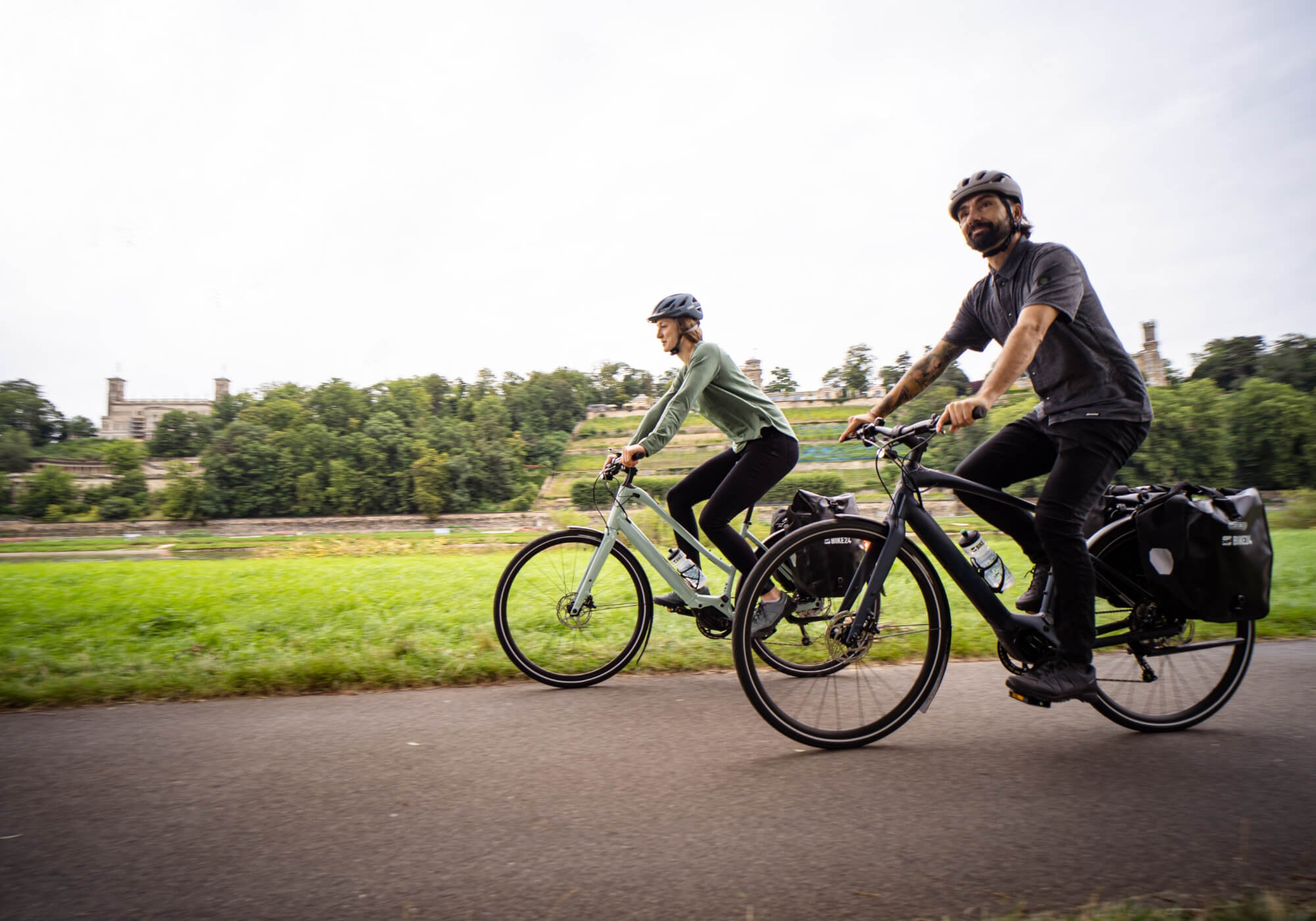 How to Choose a Touring Bike - Guide Online | BIKE24